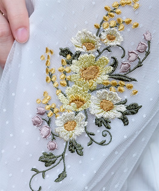 チュール×フラワー刺繍プルオーバー | axes femme | axes femme チュール×フラワー刺繍プルオーバー | axes femme | axes femme